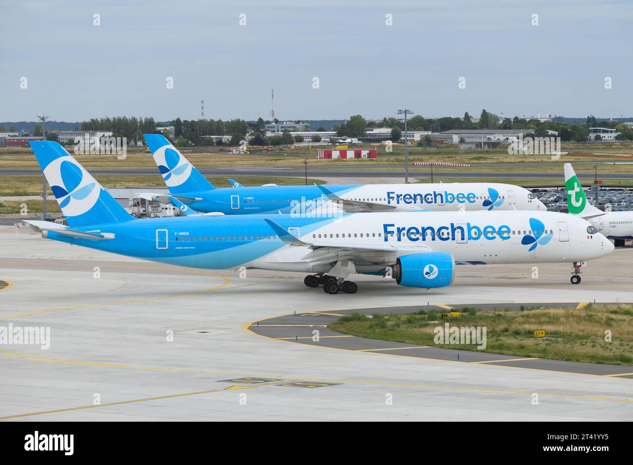 Pair French Bee Airbus A350 Flugzeug Am Flughafen Paris Orly Flugzeug pair-french-bee-airbus-a350-flugzeug-am-flughafen-paris-orly-flugzeug
