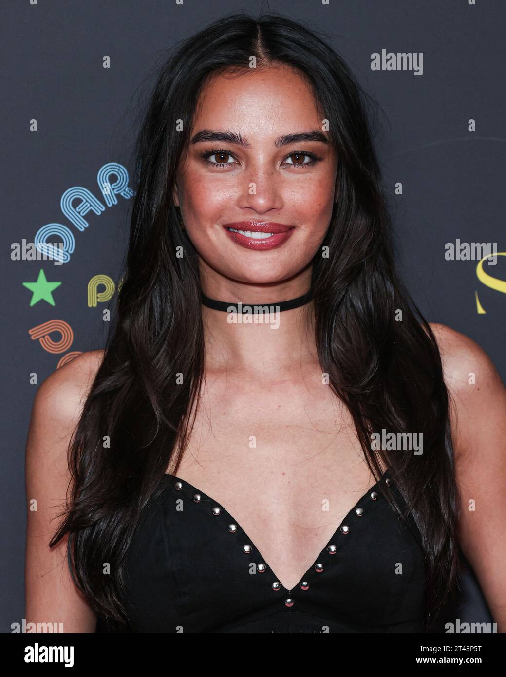 BEVERLY HILLS, LOS ANGELES, KALIFORNIEN, USA - 27. OKTOBER: Das philippinische Model Kelsey ...