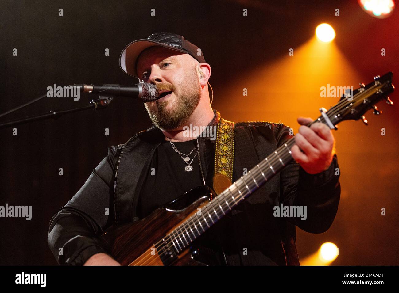 Der irische Sänger RYAN SHERIDAN beim Live Auftritt auf dem Crossroads ...