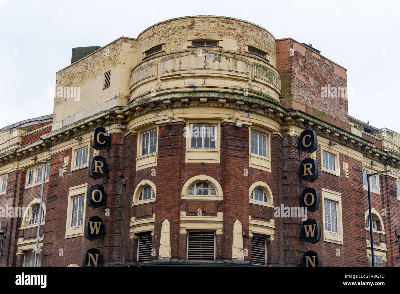 The crown building -Fotos und -Bildmaterial in hoher Auflösung – Alamy