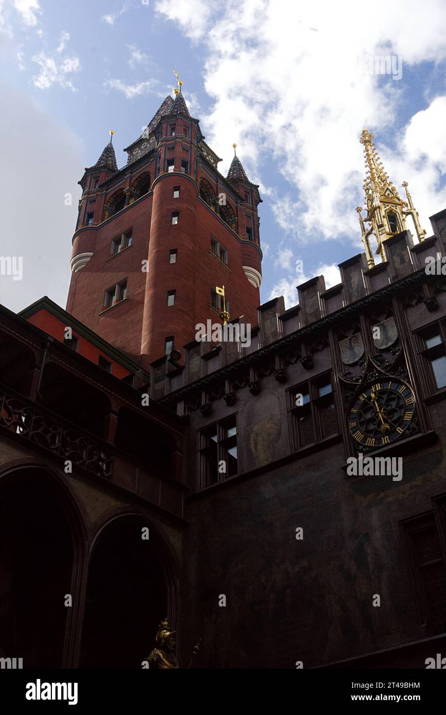 Stadtwache mit uhrturm -Fotos und -Bildmaterial in hoher Auflösung – Alamy