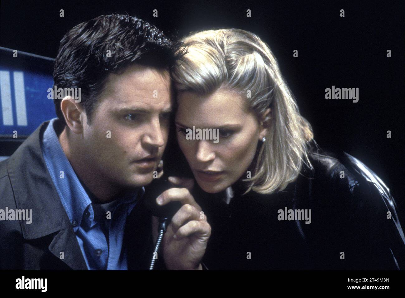 Filmstills aus „Whole Nine Yards“ Matthew Perry und Natasha Henstridge ...