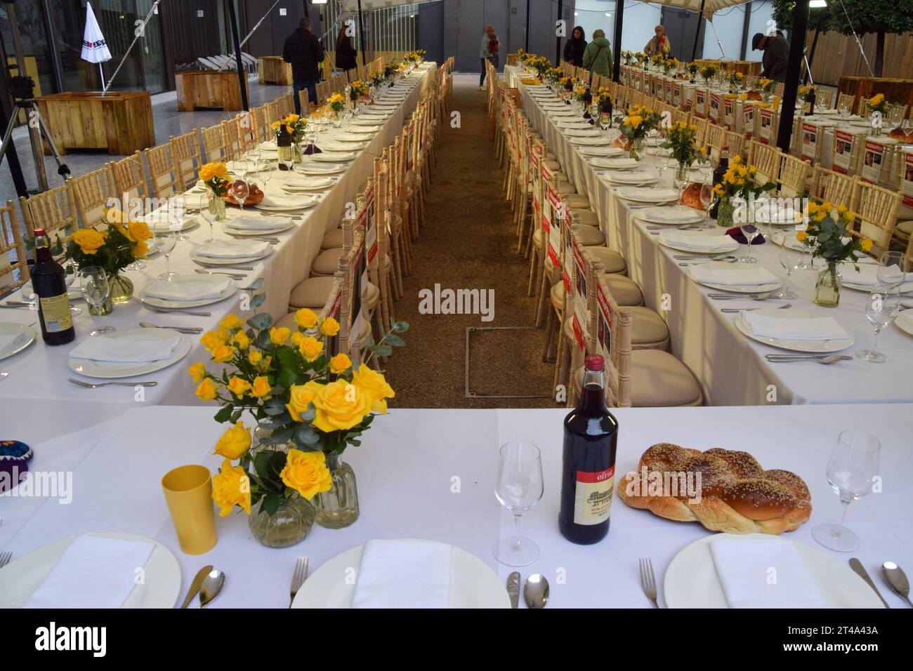 London, Großbritannien. Oktober 2023. Die leere Shabbat-Tisch ...