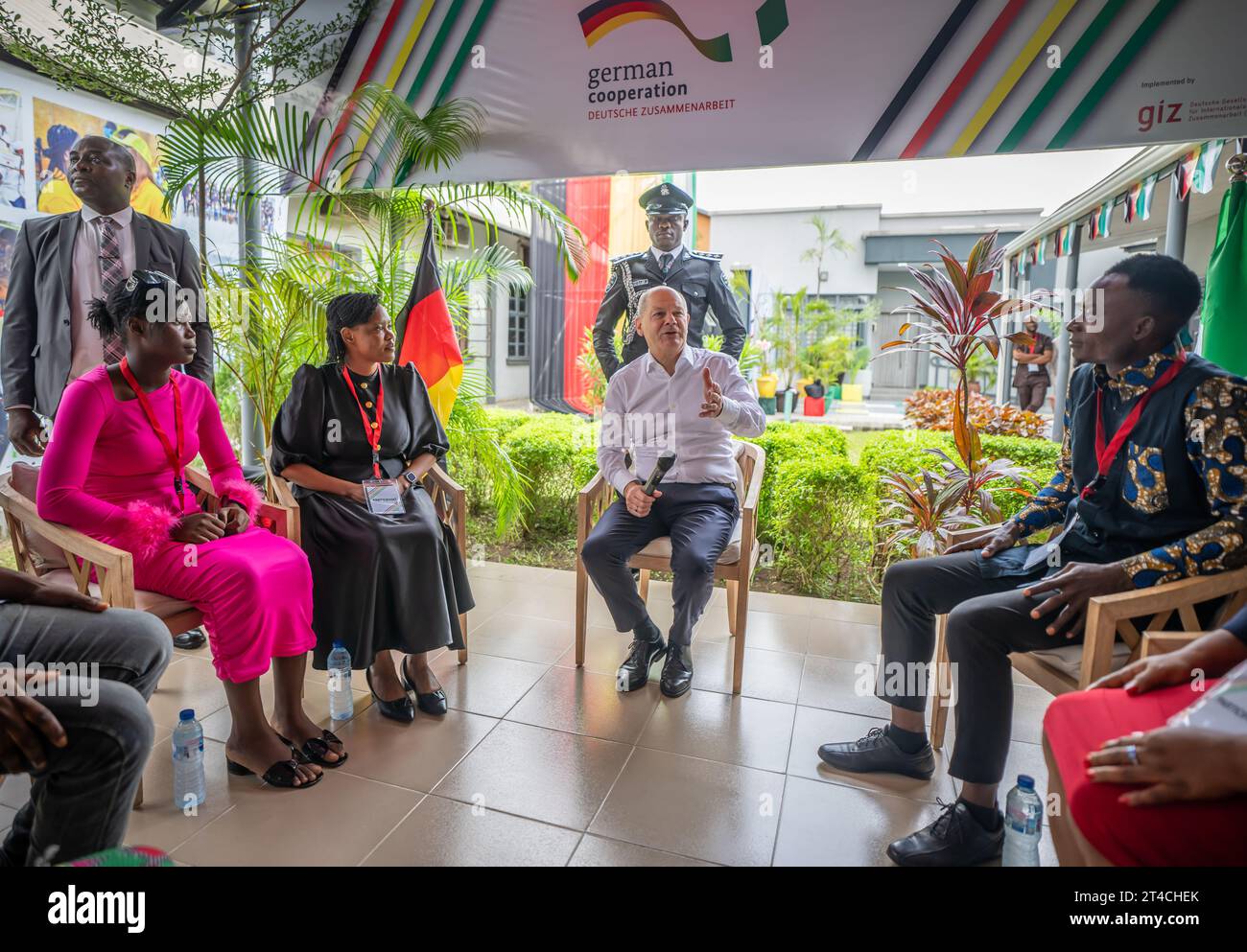 Lagos, Nigeria. 30. Oktober 2023. Bundeskanzler Olaf Scholz (SPD) besucht das Deutsch ...