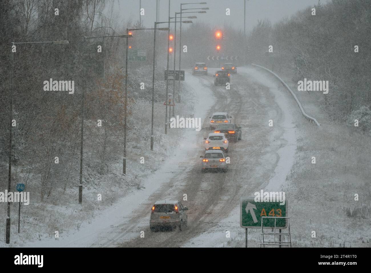 Starke Schneefälle stören die Fahrt in den midlands der A14 bei ... Starke Schneefälle stören die Fahrt in den midlands der A14 bei ...
