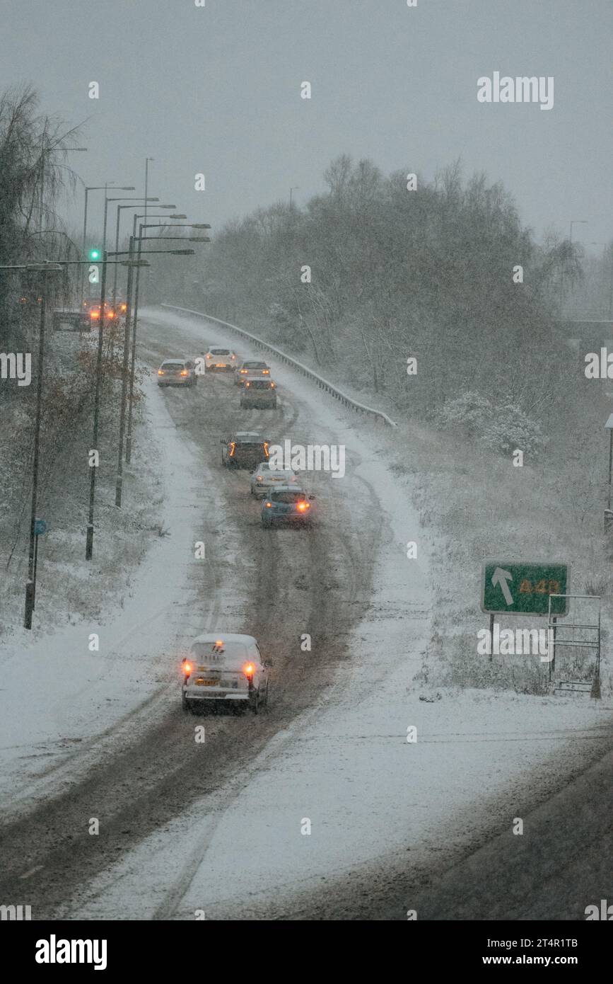 Starke Schneefälle stören die Fahrt in den midlands der A14 bei ... Starke Schneefälle stören die Fahrt in den midlands der A14 bei ...