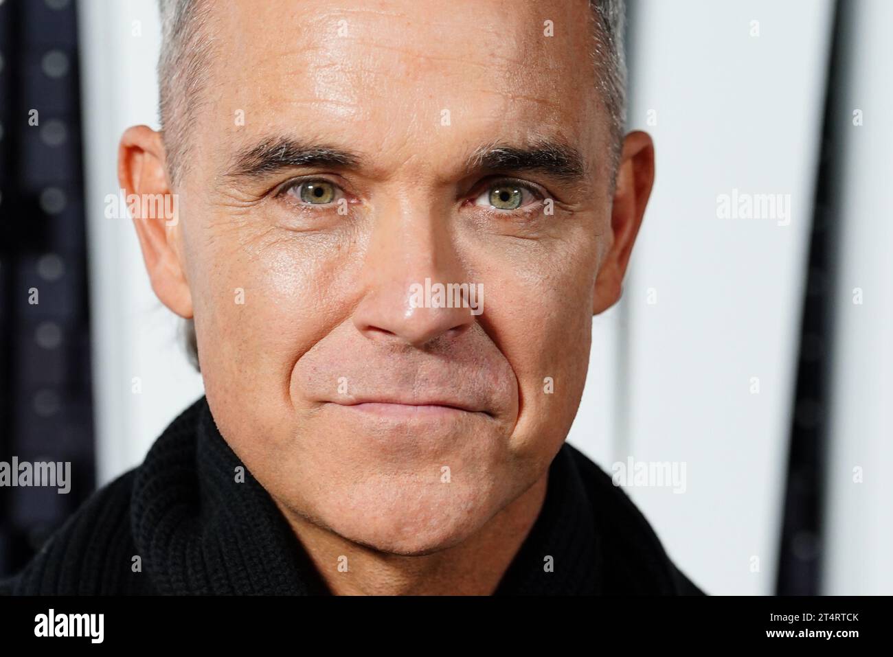 Robbie Williams kommt zur Veröffentlichung des Dokumentarfilms Robbie ...