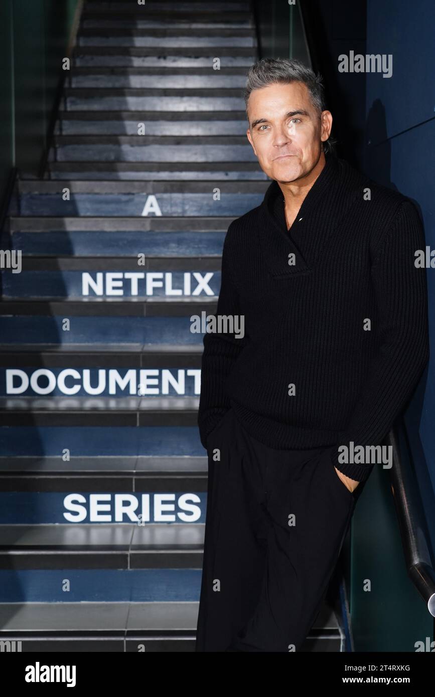 Robbie Williams kommt zur Veröffentlichung des Dokumentarfilms Robbie ...