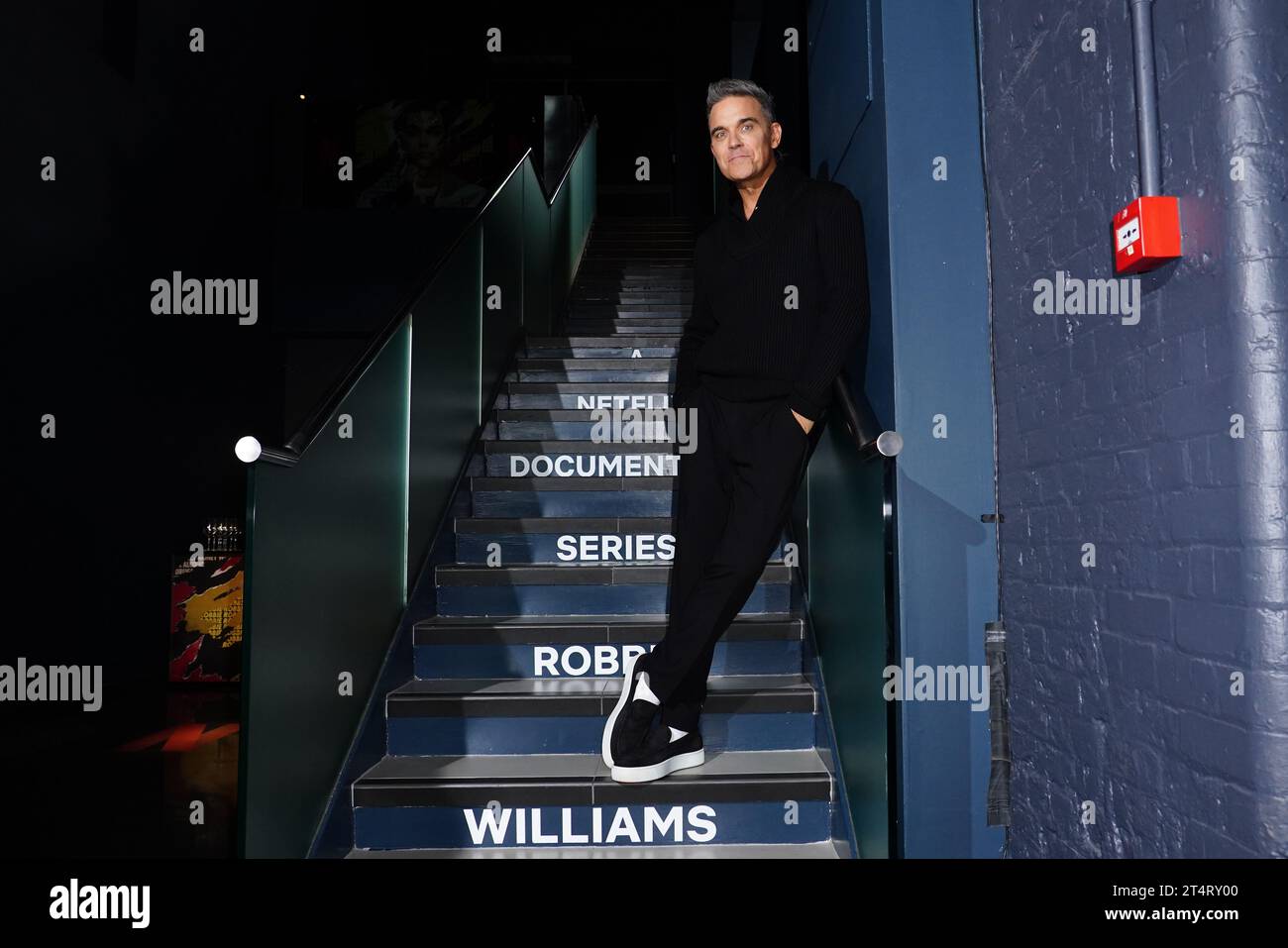 Robbie Williams kommt zur Veröffentlichung des Dokumentarfilms Robbie ...