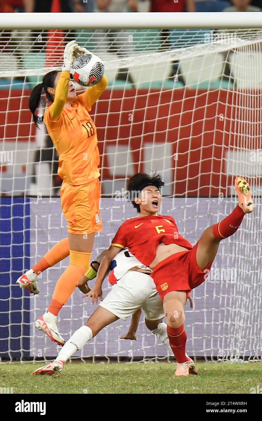 Xiamen, China. 1. November 2023. AFC OLYMPISCHES QUALIFIKATIONSTURNIER ... Xiamen, China. 1. November 2023. AFC OLYMPISCHES QUALIFIKATIONSTURNIER ...