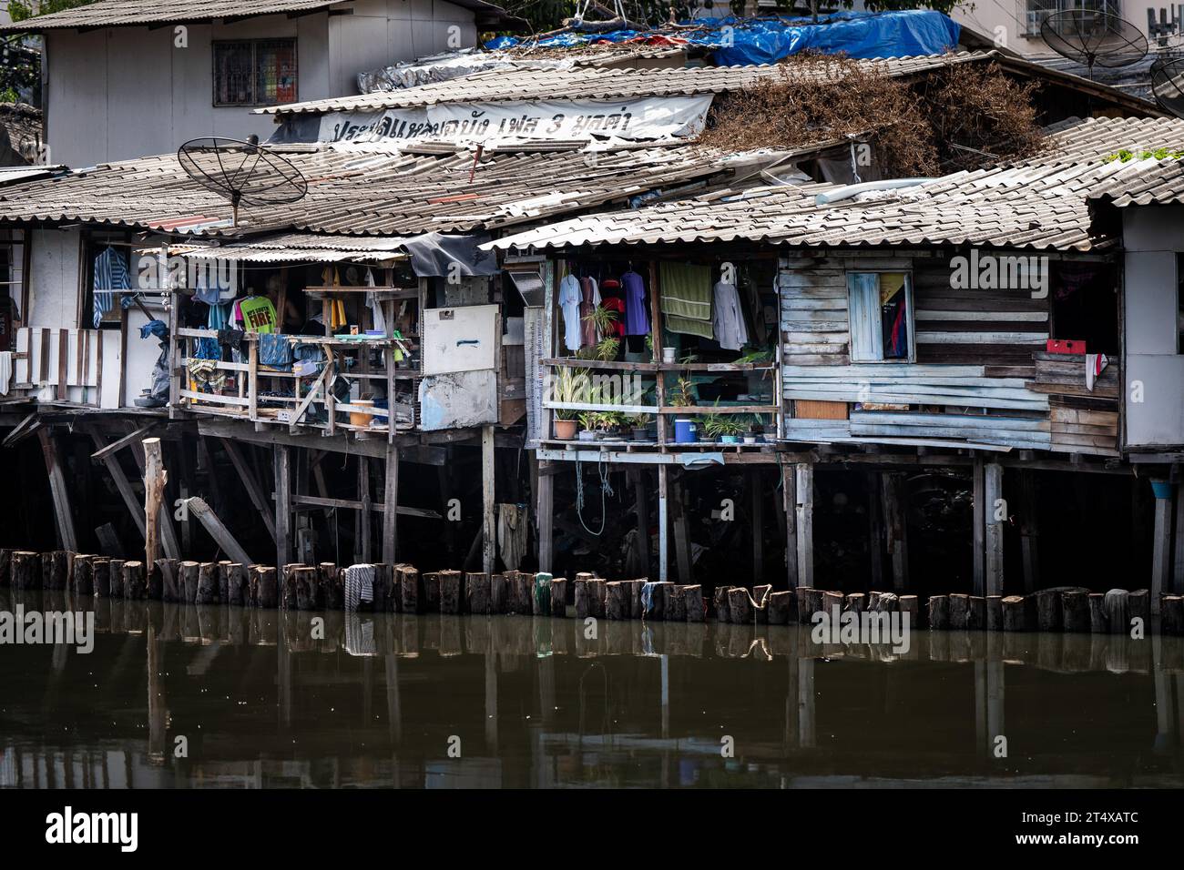 Thailand. November 2023. Ein allgemeiner Blick auf die Häuser in Khlong ...