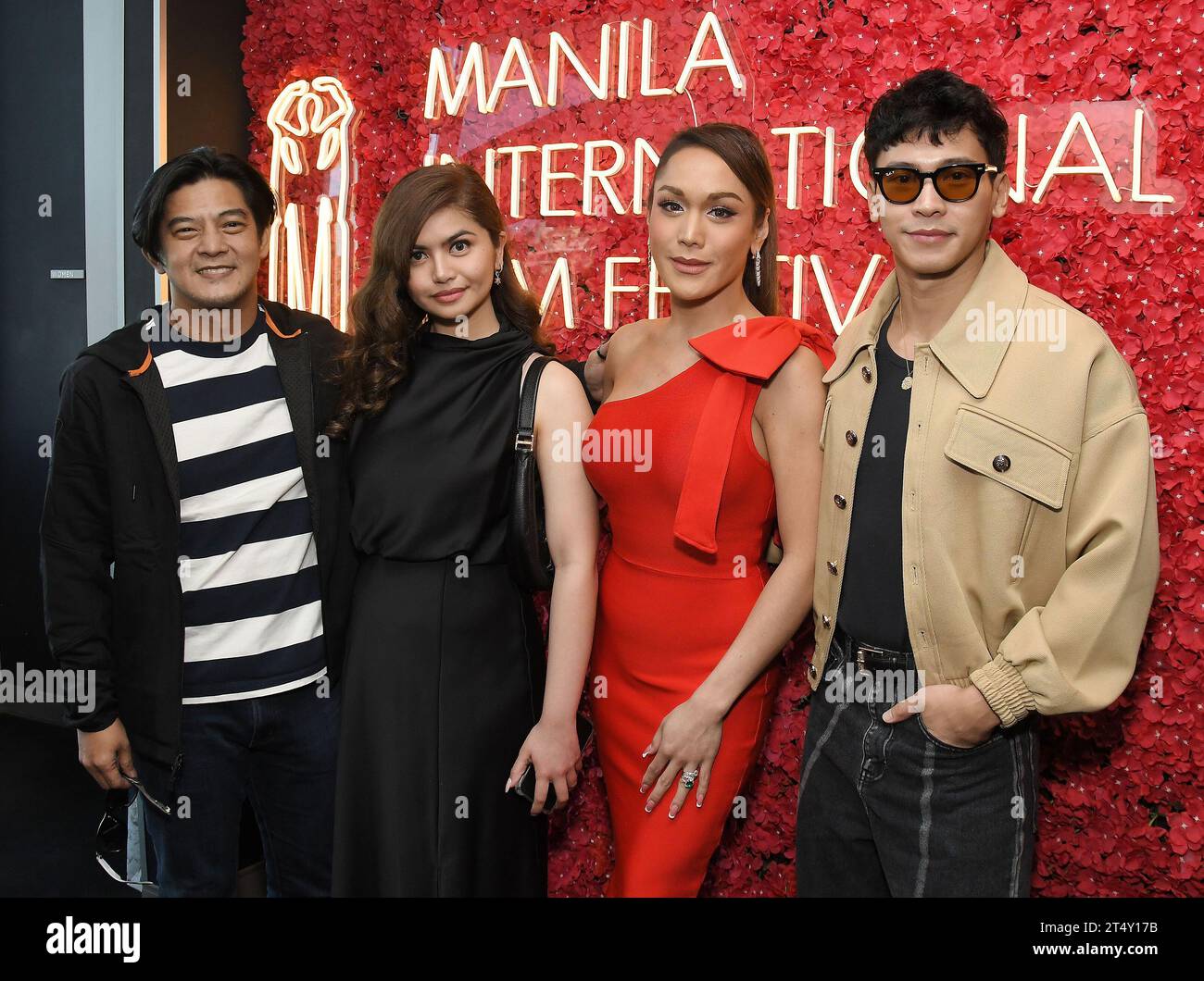 Los Angeles, USA. November 2023. (L-R) Darsteller aus den Philippinen ...