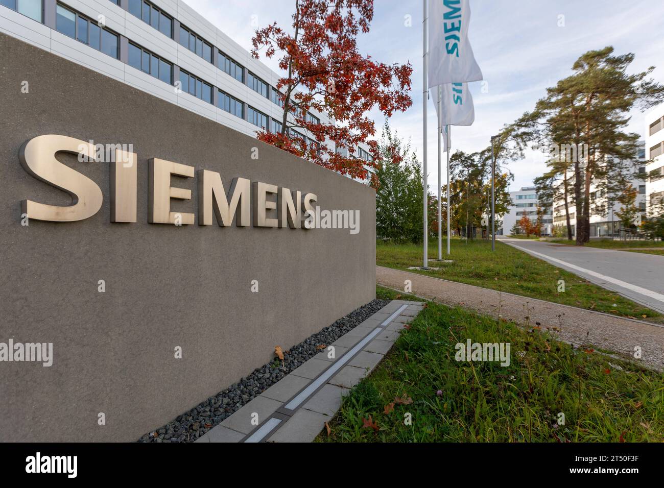 01.11.2023 Reportage Siemens Logo, Logos, Schriftzüge, Markennamen ...