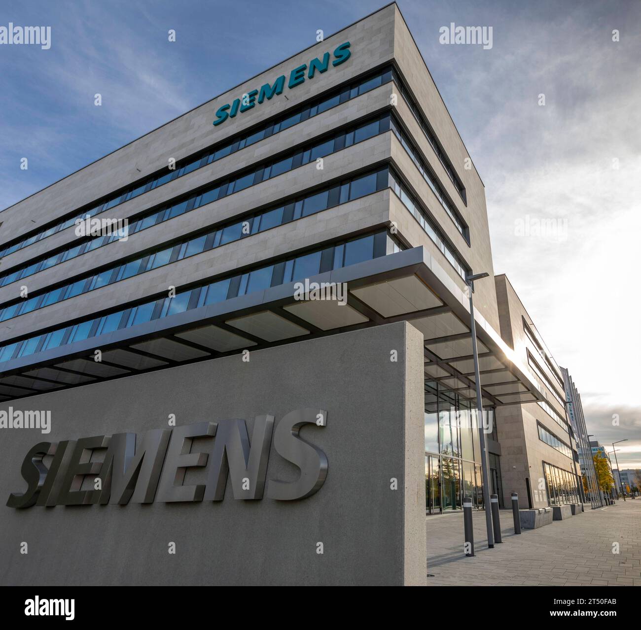 01.11.2023 Reportage Siemens Logo, Logos, Schriftzüge, Markennamen ...