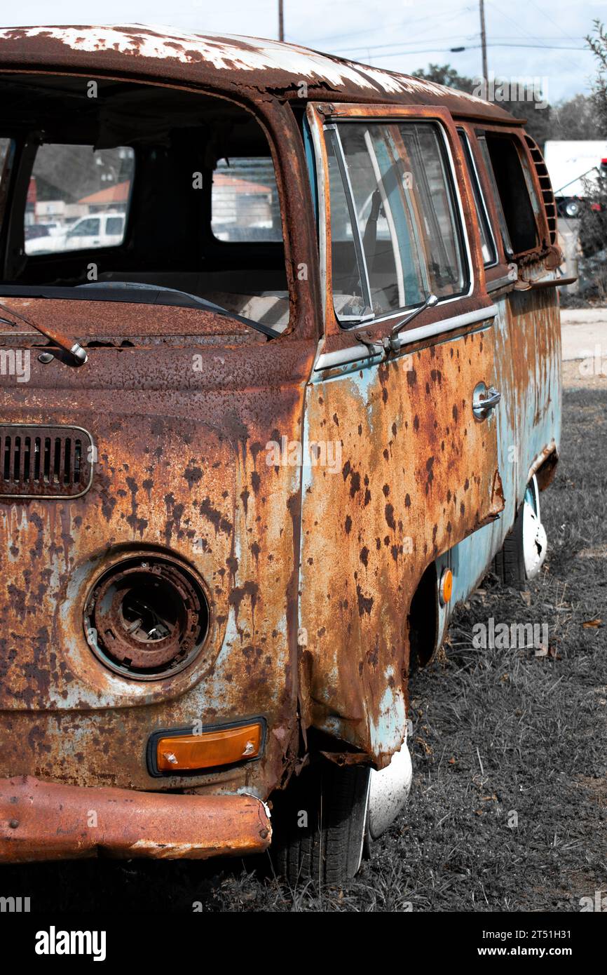 Headlight bucket -Fotos und -Bildmaterial in hoher Auflösung – Alamy