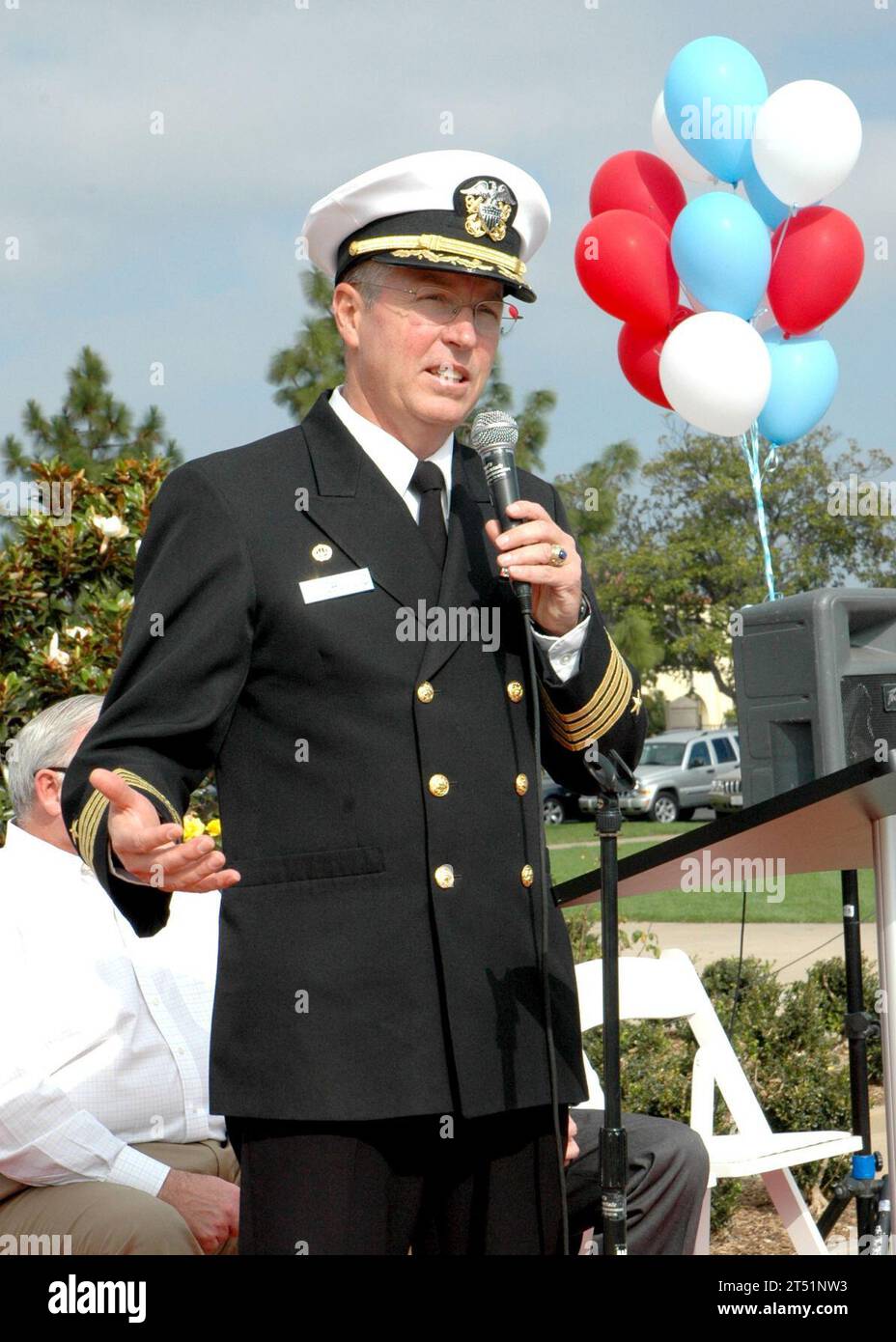 0711176357K-006 SAN DIEGO (17. November 2007) Captain Mark D. Patton ...