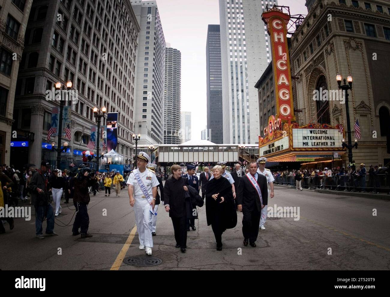 0705260696M-712 CHICAGO (26. Mai 2007) - Chief of Naval Operations (CNO ...