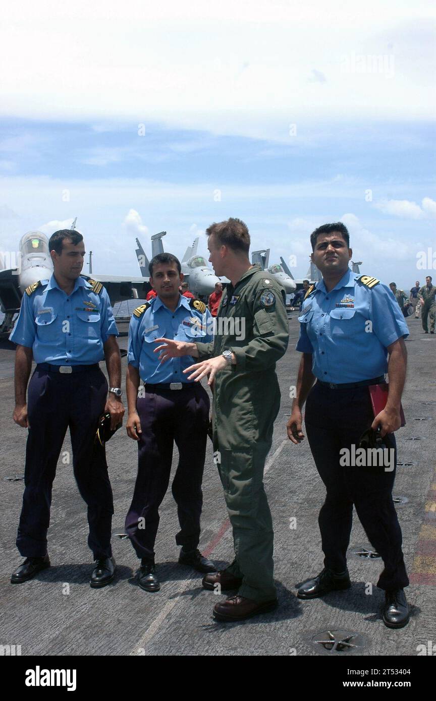 0709045148B-082 INDISCHER OZEAN (4. September 2007) - Commander. Thomas ...