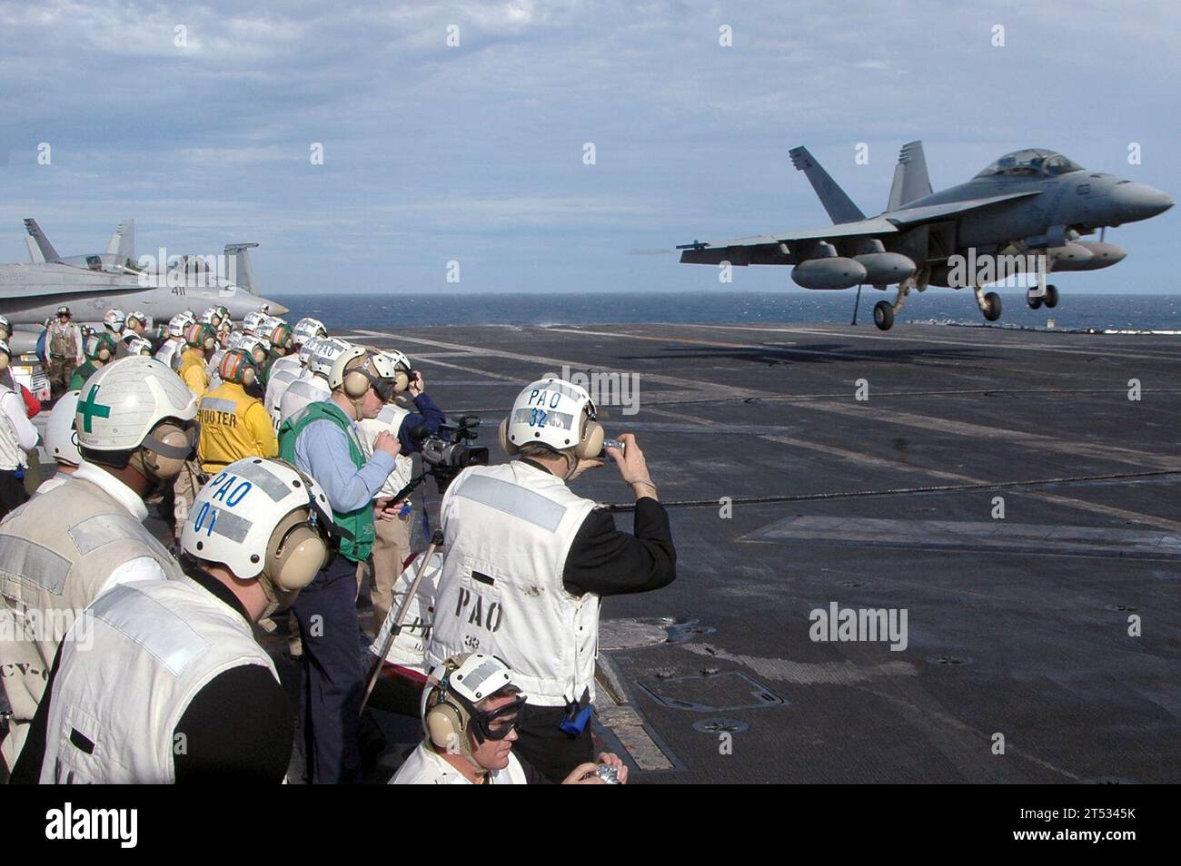 0707047883G-141 TASMAN SEA (4. Juli 2007) – eine F/A-18E Super Hornet ...