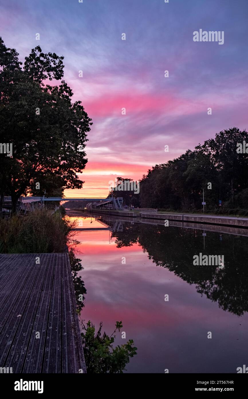 Dawns duett -Fotos und -Bildmaterial in hoher Auflösung – Alamy