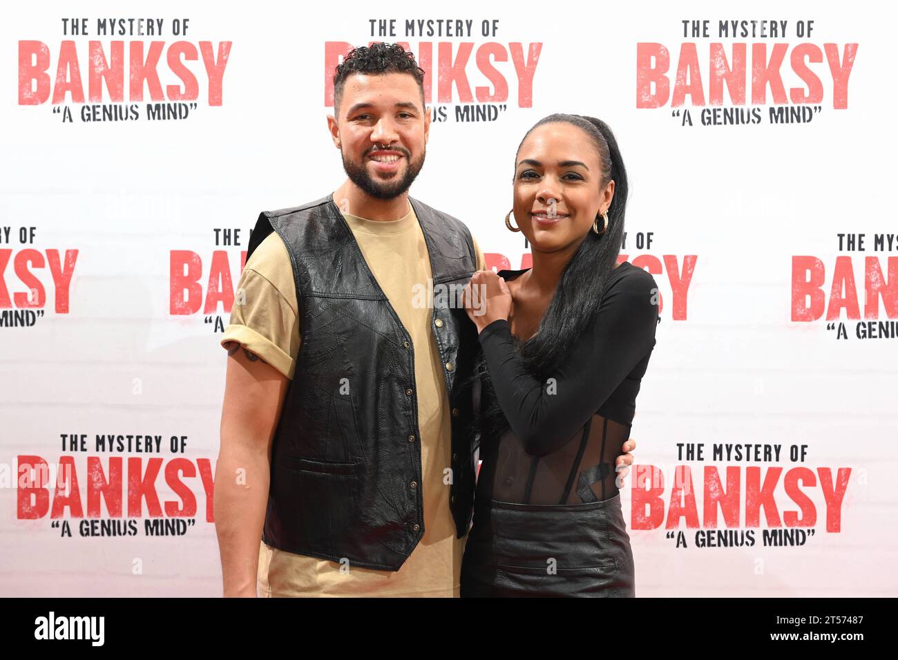 Moderatorin Janique Johnson und Begleitung kommt zur ...