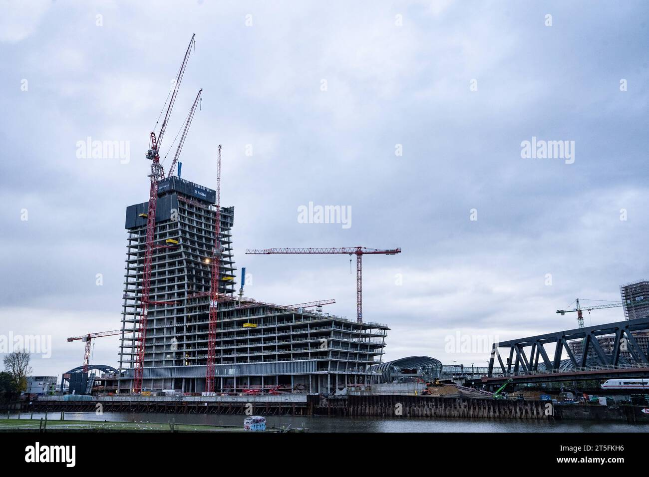 Elbtower in Hamburg - Baustopp im Oktober 2023 Medien berichten über die Einstellung der ...