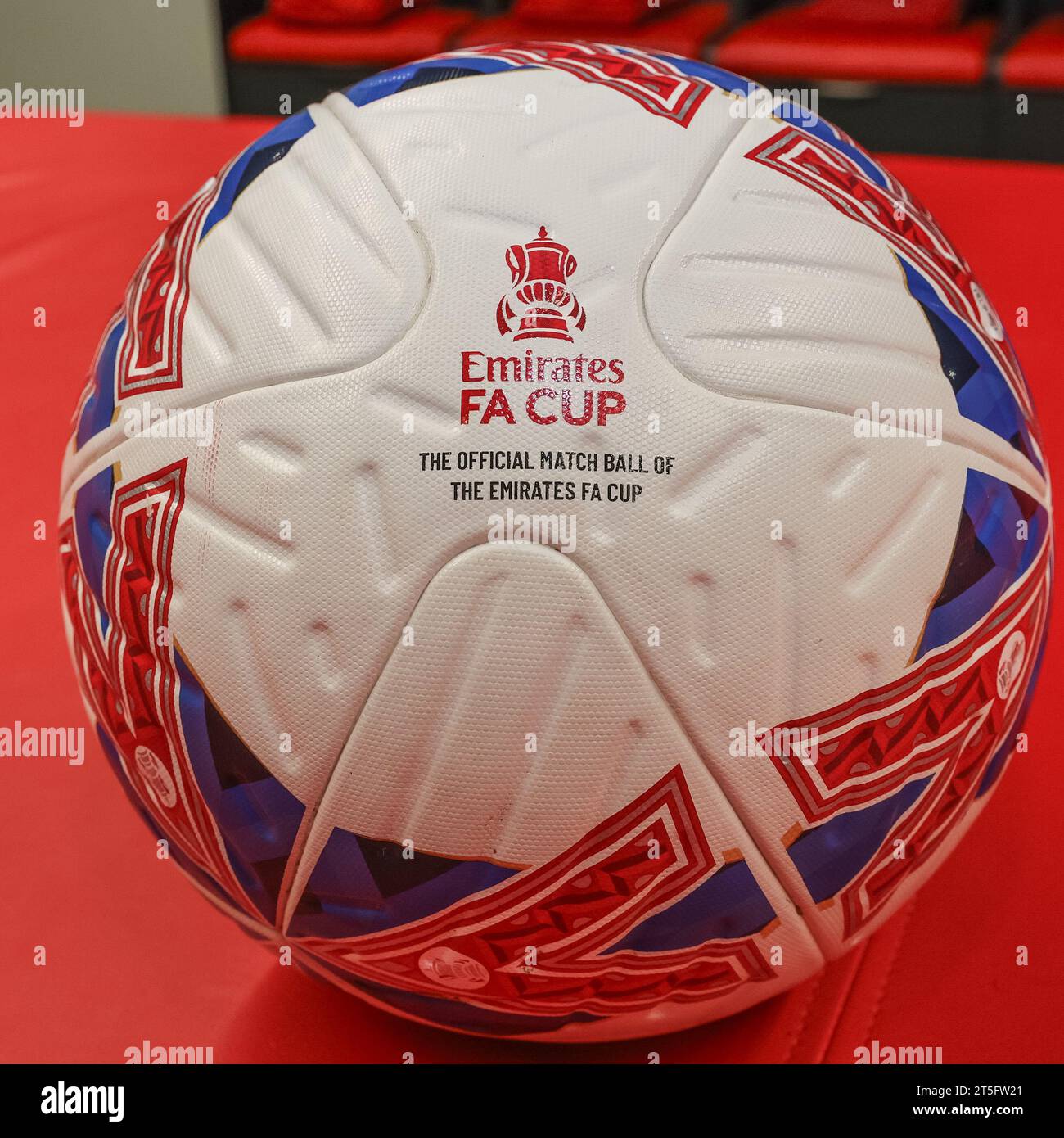 Fa cup match ball -Fotos und -Bildmaterial in hoher Auflösung – Alamy