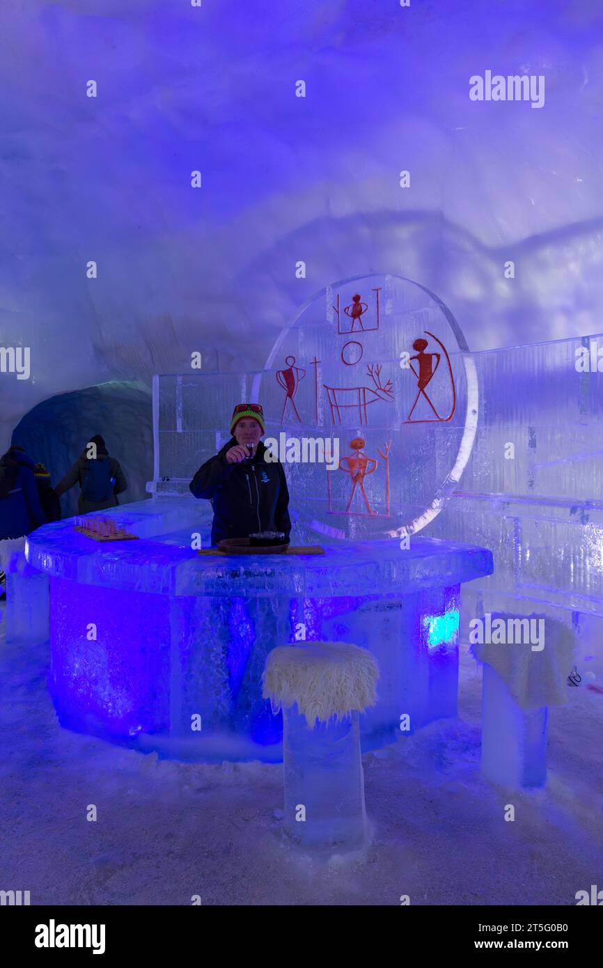 Kirkenes eishotelbar -Fotos und -Bildmaterial in hoher Auflösung – Alamy