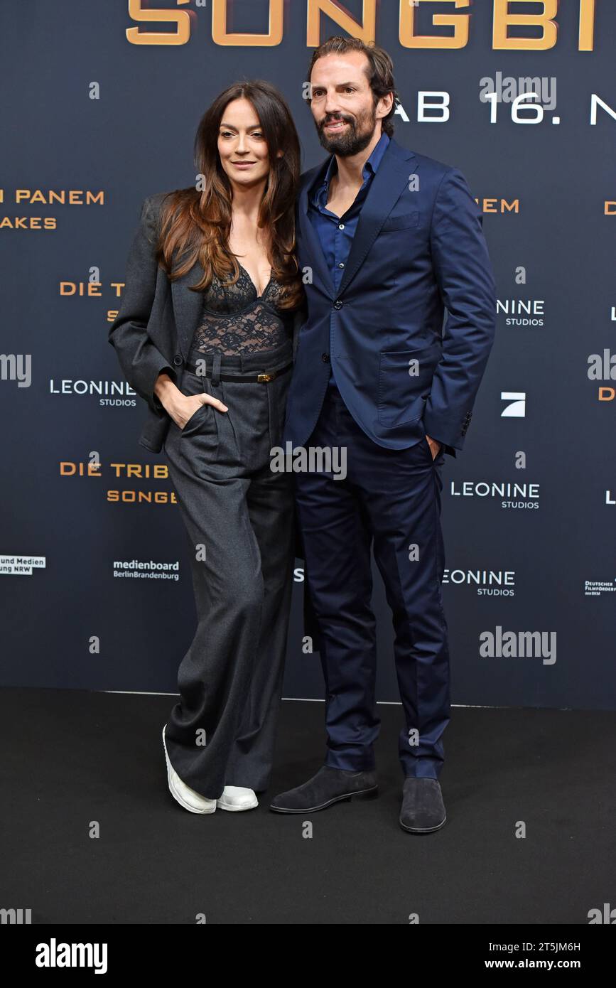 Quirin Berg mit Ehefrau Kara Hecker - Europapremiere VON DIE TRIBUTE ...