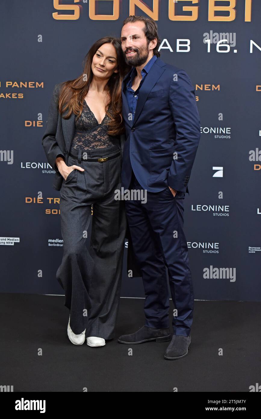 Quirin Berg mit Ehefrau Kara Hecker - Europapremiere VON DIE TRIBUTE ...