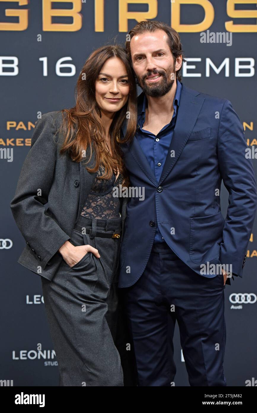 Quirin Berg mit Ehefrau Kara Hecker - Europapremiere VON DIE TRIBUTE ...