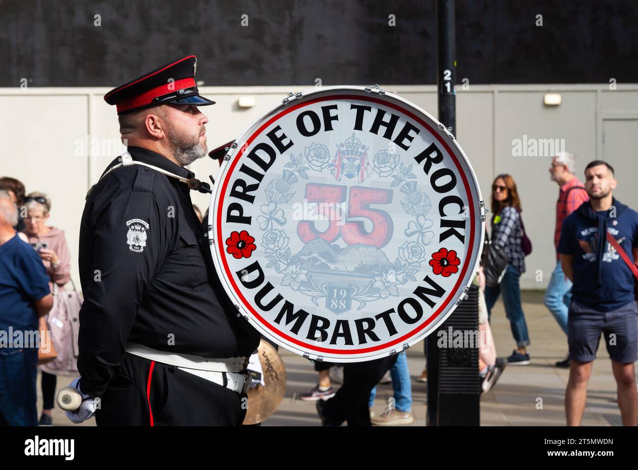 Marschieren zum kenotaph in whitehall -Fotos und -Bildmaterial in hoher ...