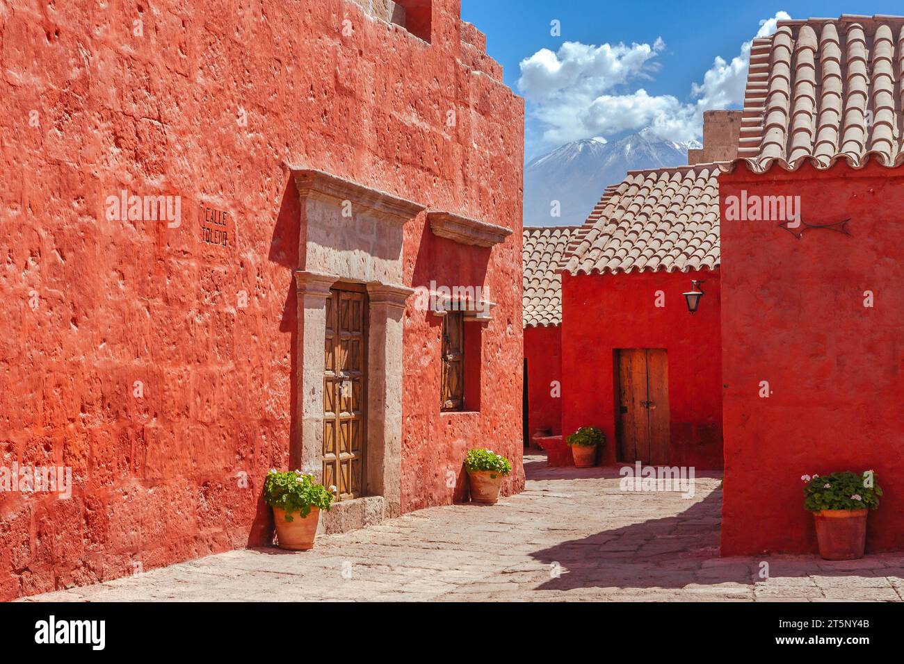 Arquitectura religiosa arequipa -Fotos und -Bildmaterial in hoher Auflösung – Alamy