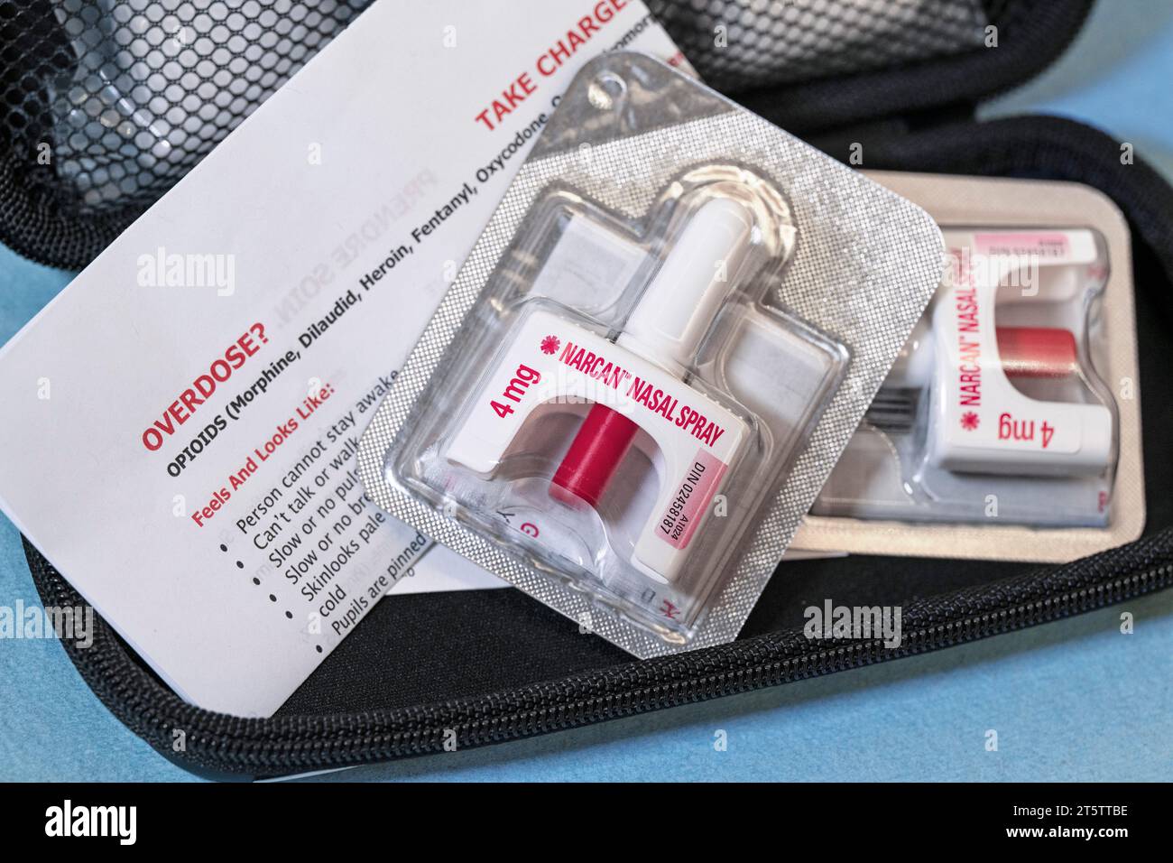 Narcan nasal spray -Fotos und -Bildmaterial in hoher Auflösung – Alamy