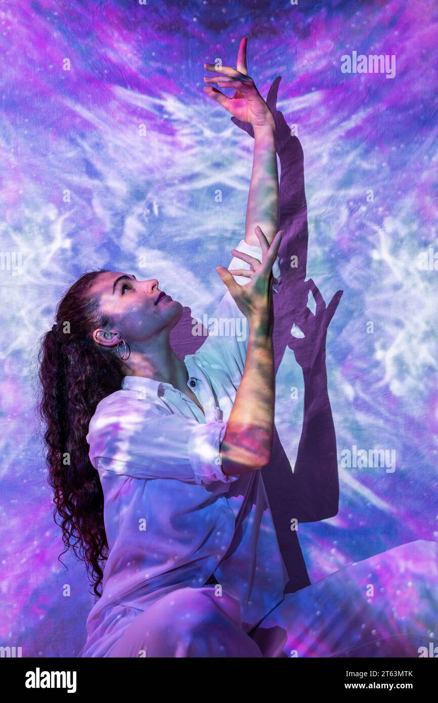 Kosmische selbstbeobachtung -Fotos und -Bildmaterial in hoher Auflösung – Alamy