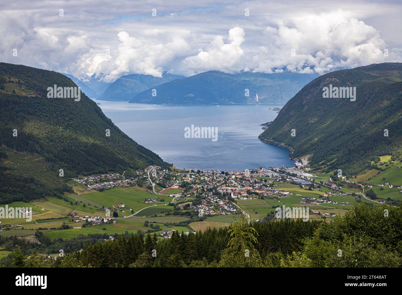 Town vik norway sognefjorden -Fotos und -Bildmaterial in hoher ...