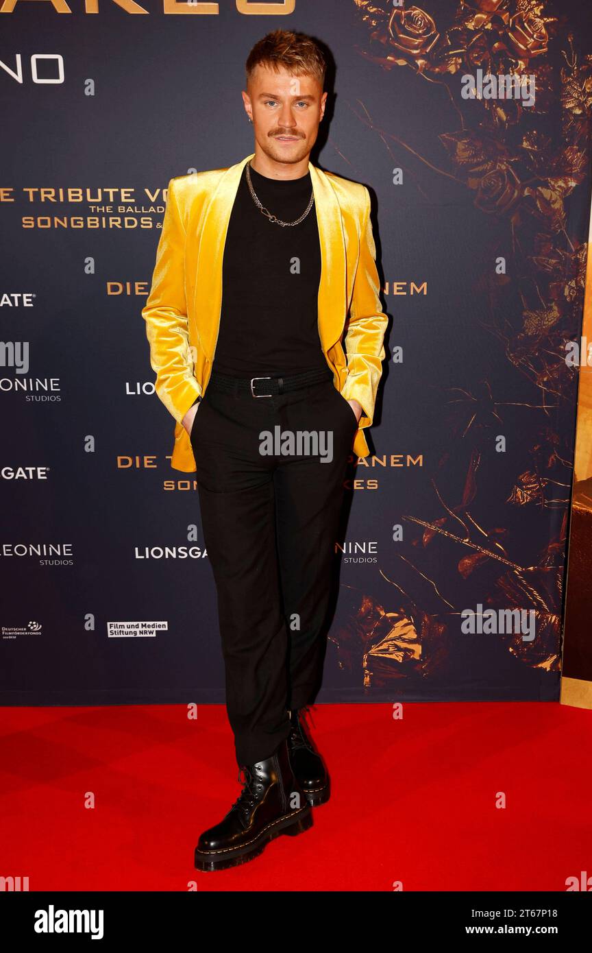 Aaron Königs bei der Premiere des Kinofilms die Tribute von Panem – die ...
