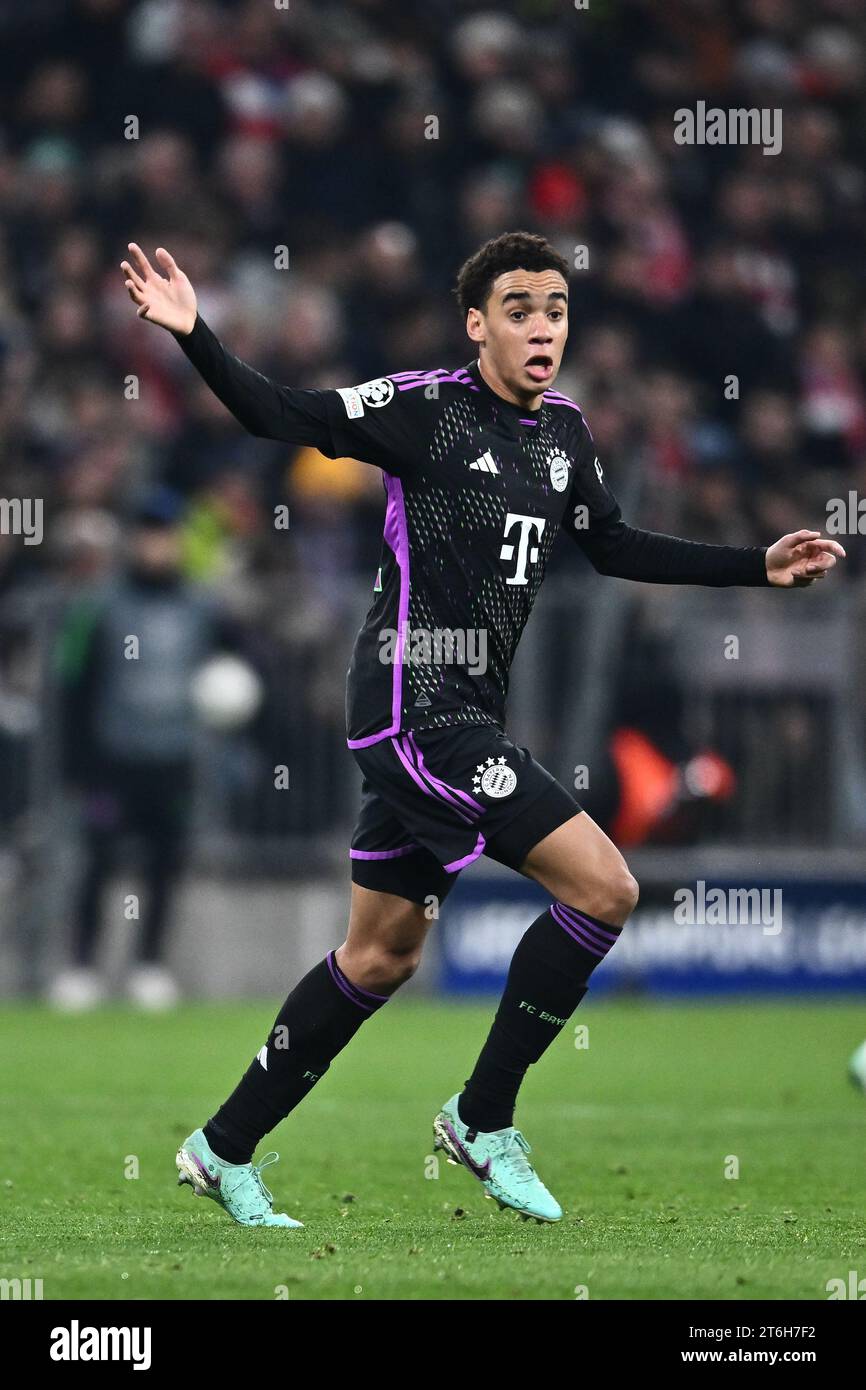 Jamal musiala body -Fotos und -Bildmaterial in hoher Auflösung – Alamy