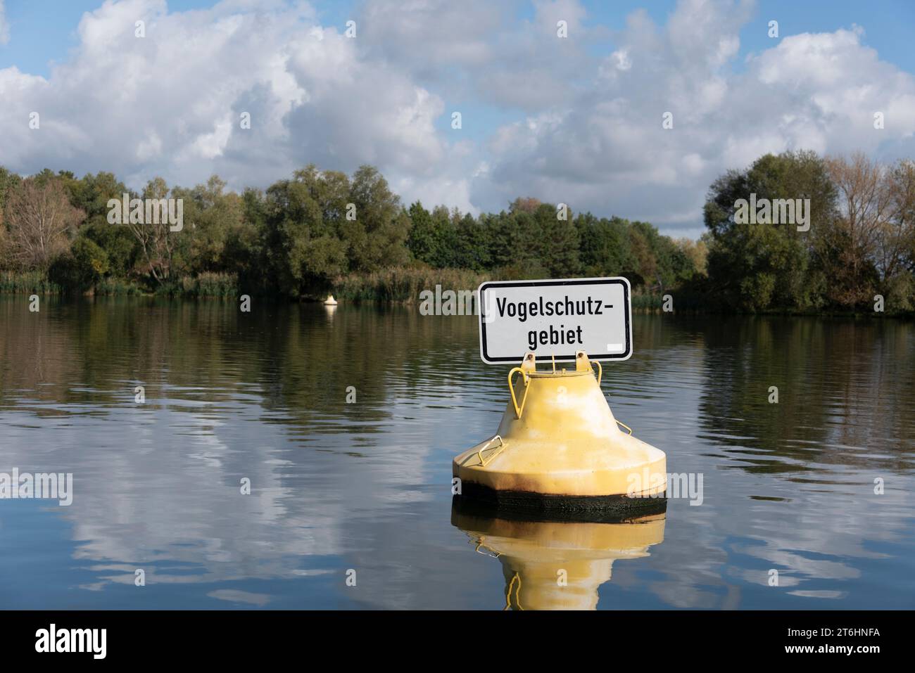 Die boje markiert den beginn des vogelschutzgebietes -Fotos und ...