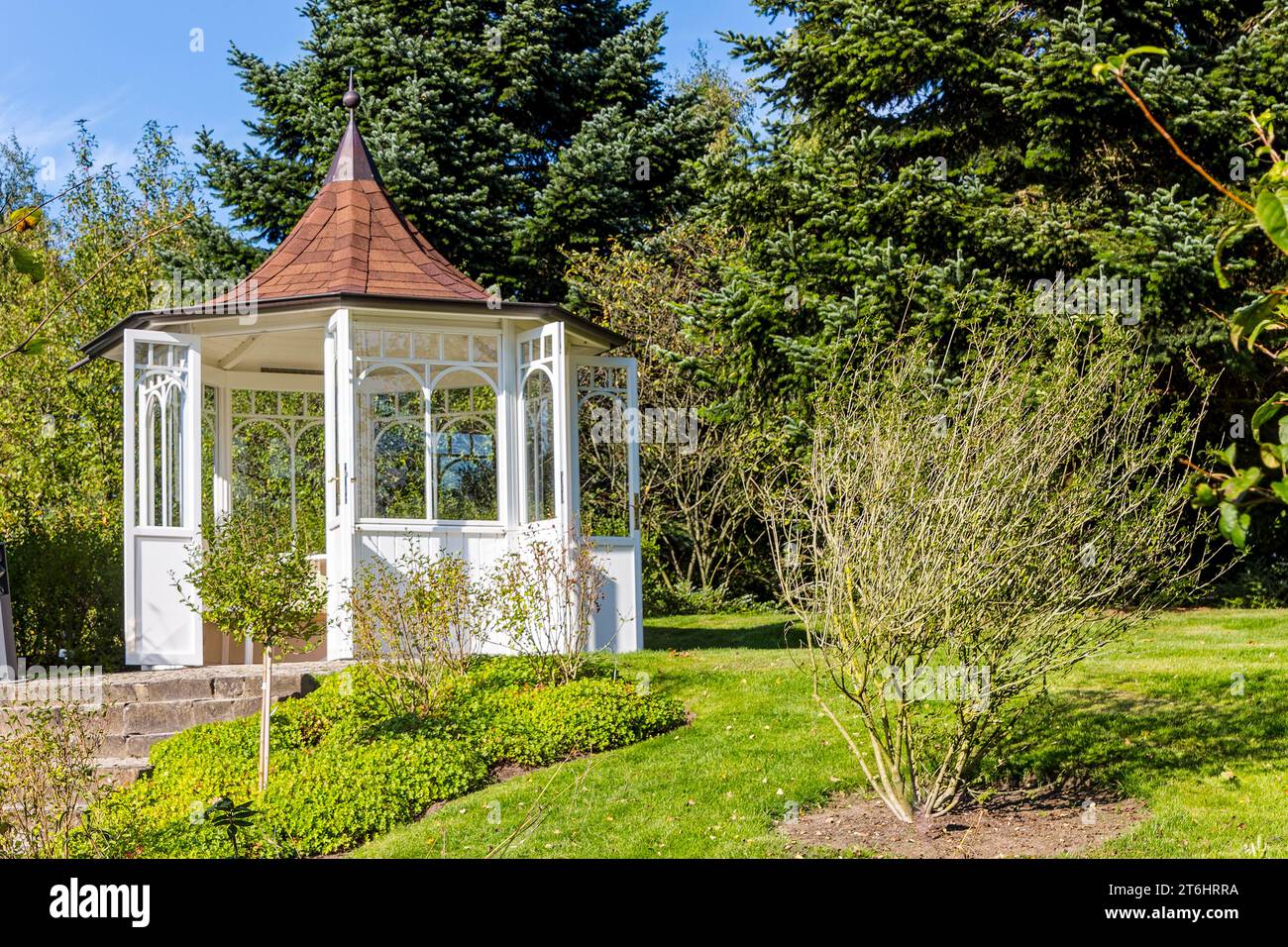 Offener pavillon -Fotos und -Bildmaterial in hoher Auflösung – Alamy