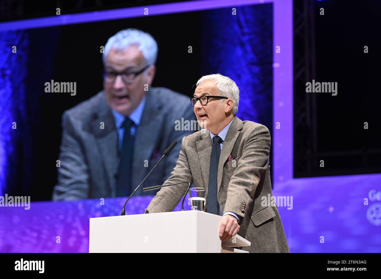 Prof. Dr. Roderich Barth, Universitaet Leipzig, spricht ueber das Thema ...