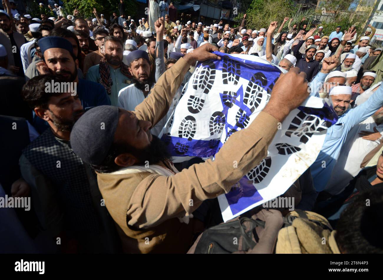 10. November 2023, Peschawar, Pakistan: Anhänger einer religiösen ...
