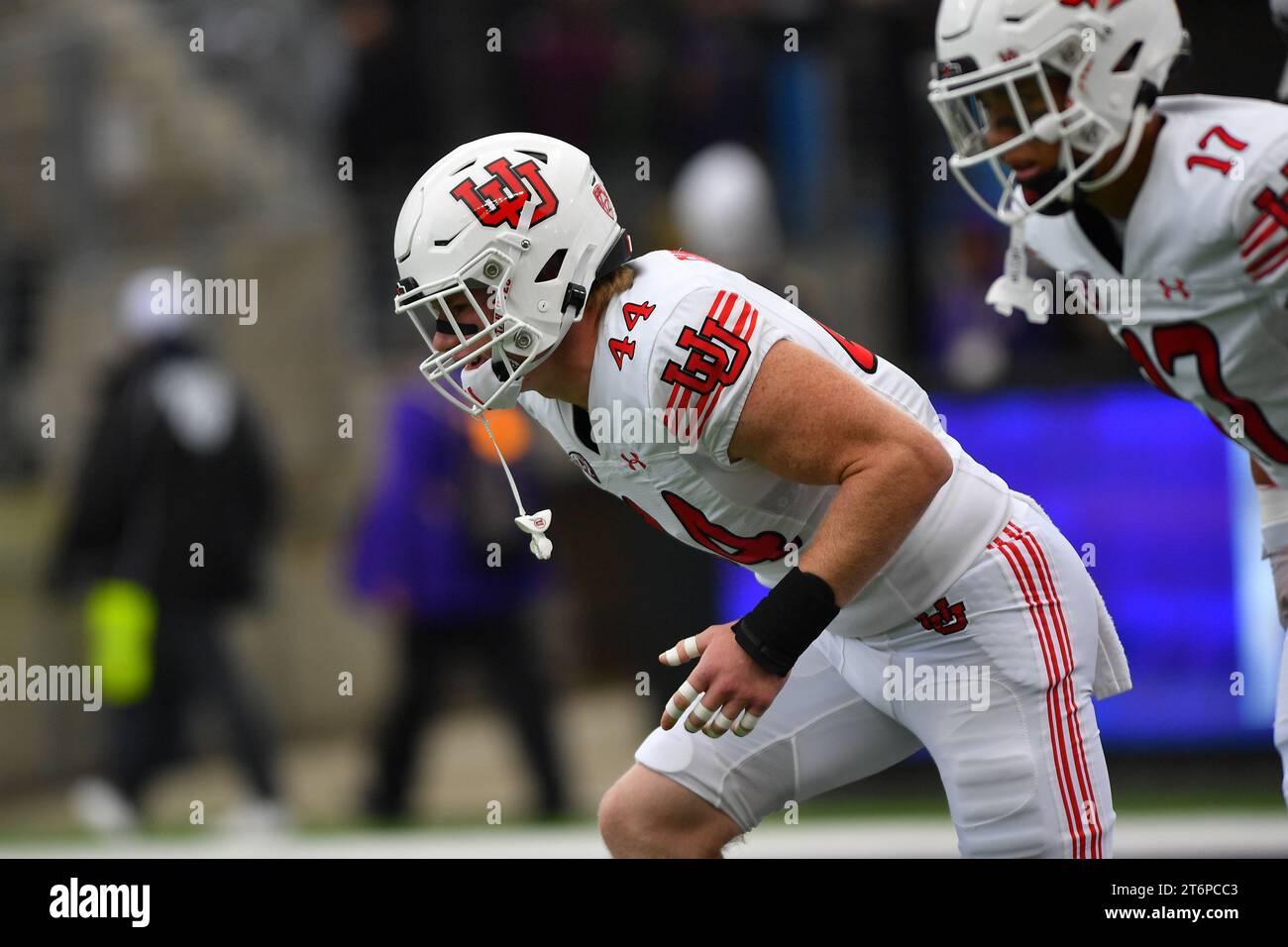 11. November 2023: Der Linebacker Shay O’Kelly (44) der Utah Utes wärmt ...