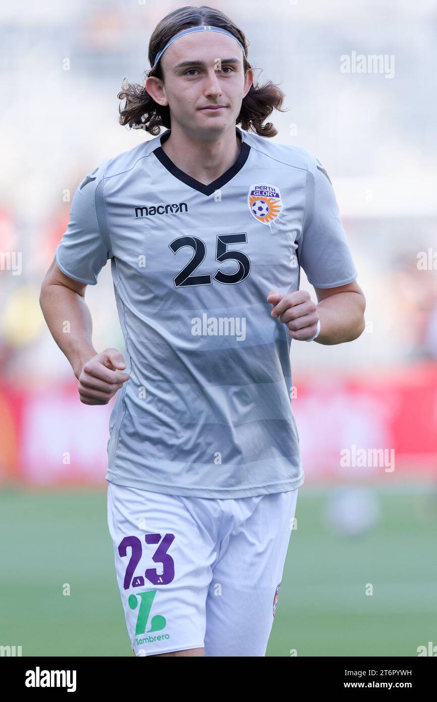 Jaylan Pearman of Perth Glory wärmt sich vor der A-League Men RD4 ...