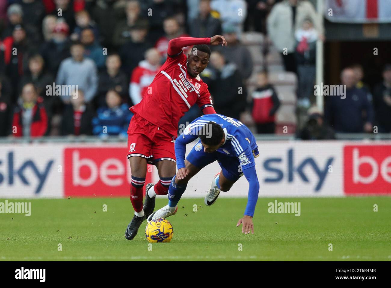 Middlesbrough's Isaiah Jones kämpft am Samstag, den 11. November 2023 ...