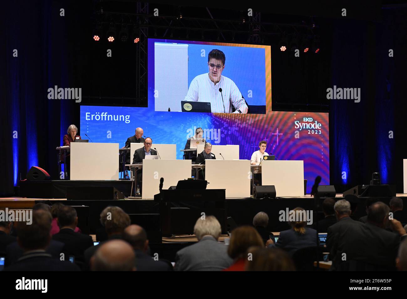 Bericht des Praesidiums der Synode durch Praeses Anna-Nicole Heinrich ...