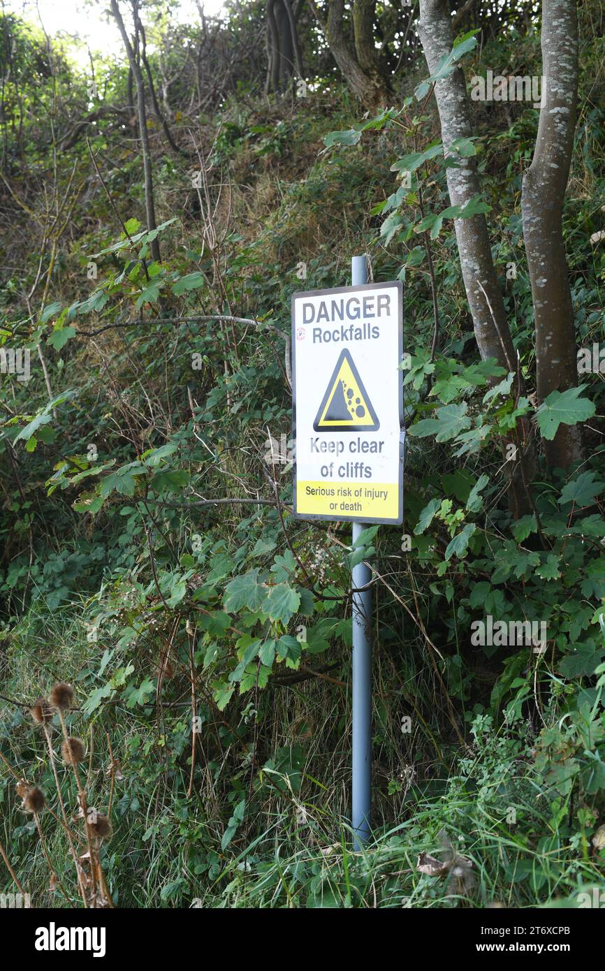 Gefahr fallende felsen halten weg zeichen -Fotos und -Bildmaterial in hoher Auflösung – Alamy