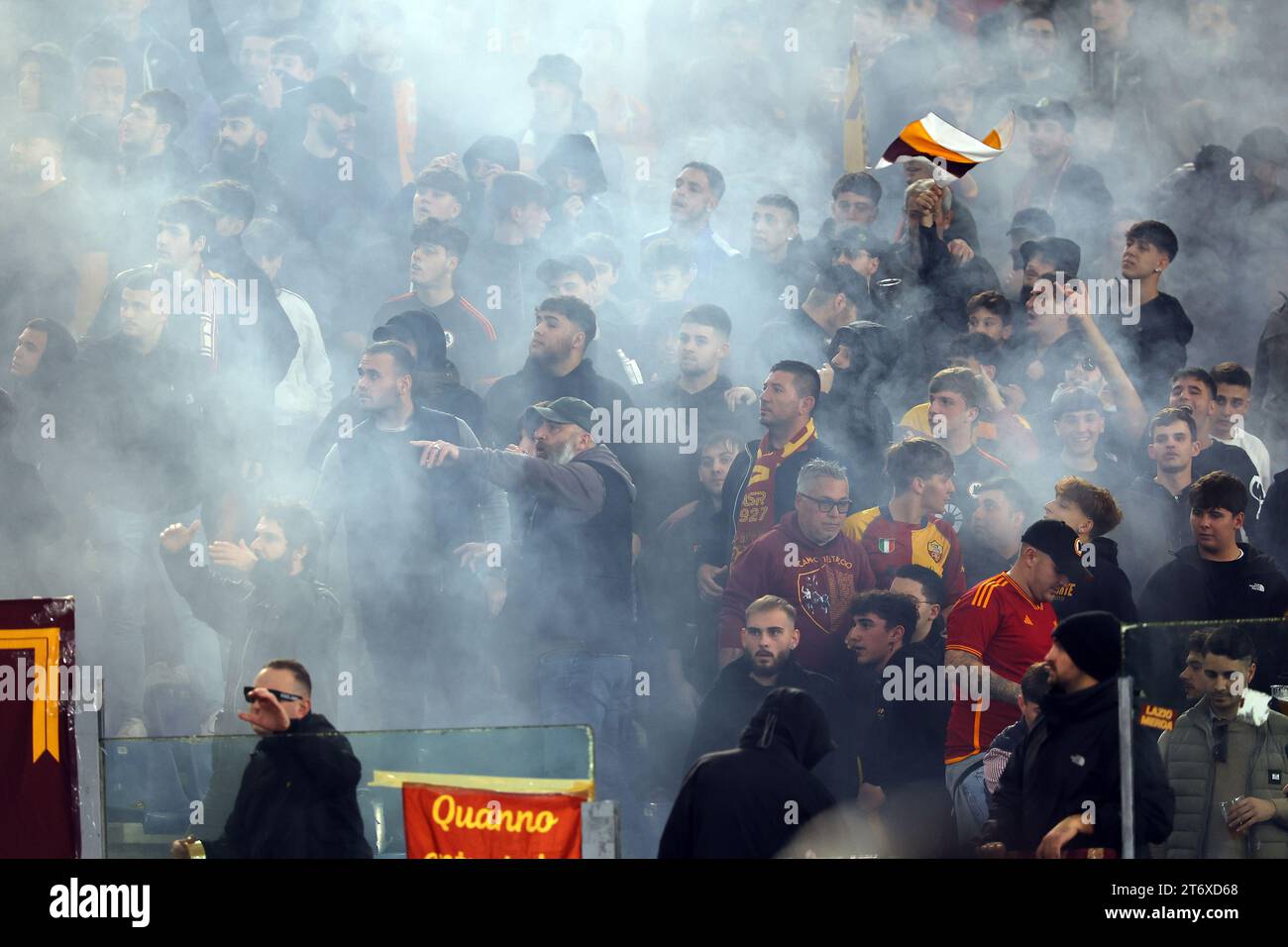Rom, Italien 12.11.2023: Vorfälle zwischen Fans vor der italienischen ...