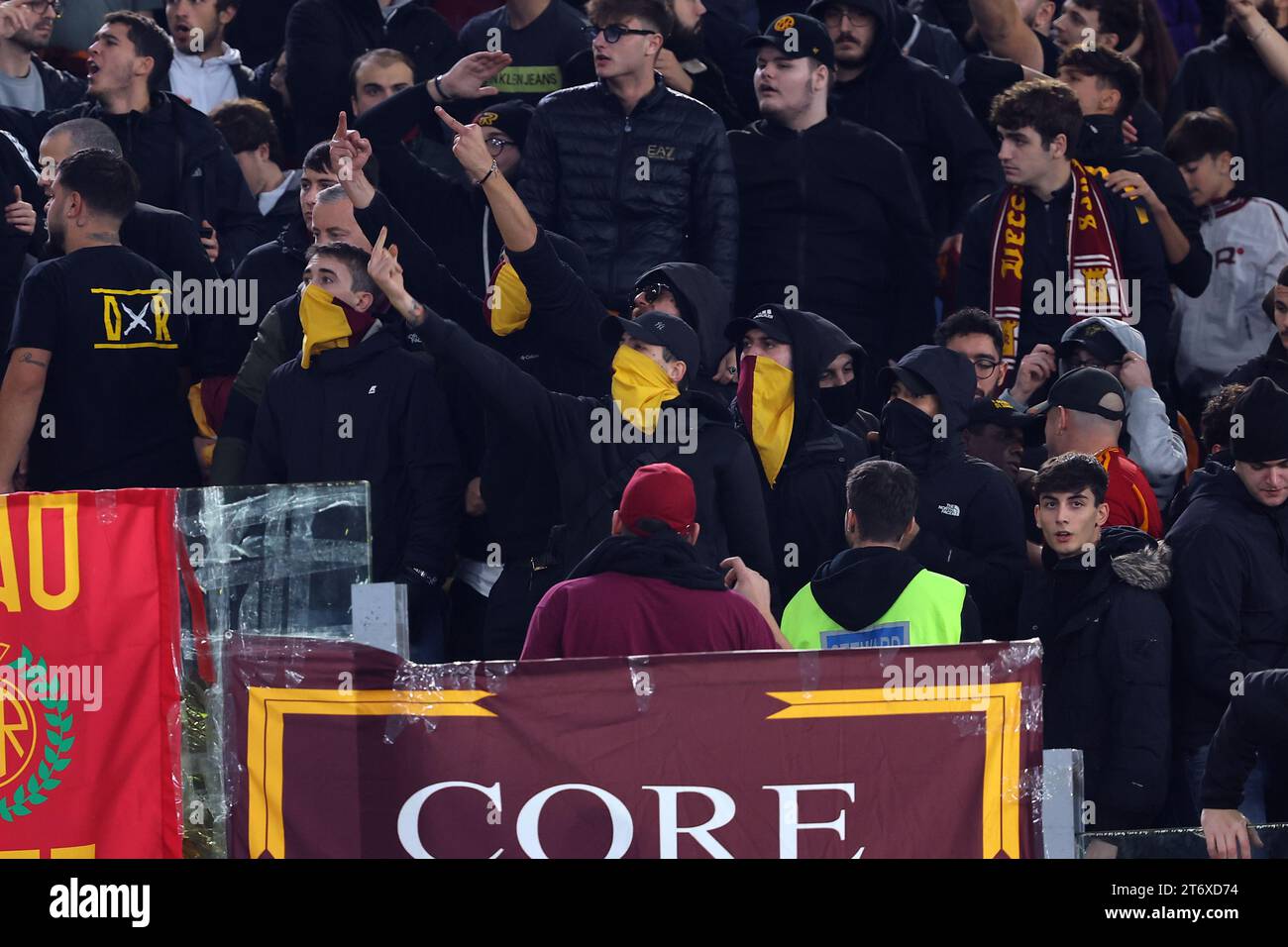 Rom, Italien 12.11.2023: Vorfälle zwischen Fans vor der italienischen ...