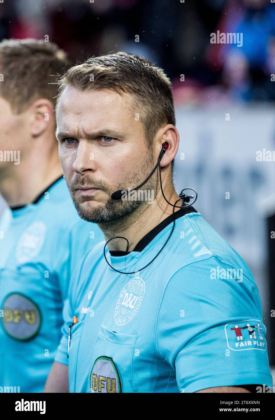 Herning, Dänemark. November 2023. Schiedsrichter Jens Maae wurde ...